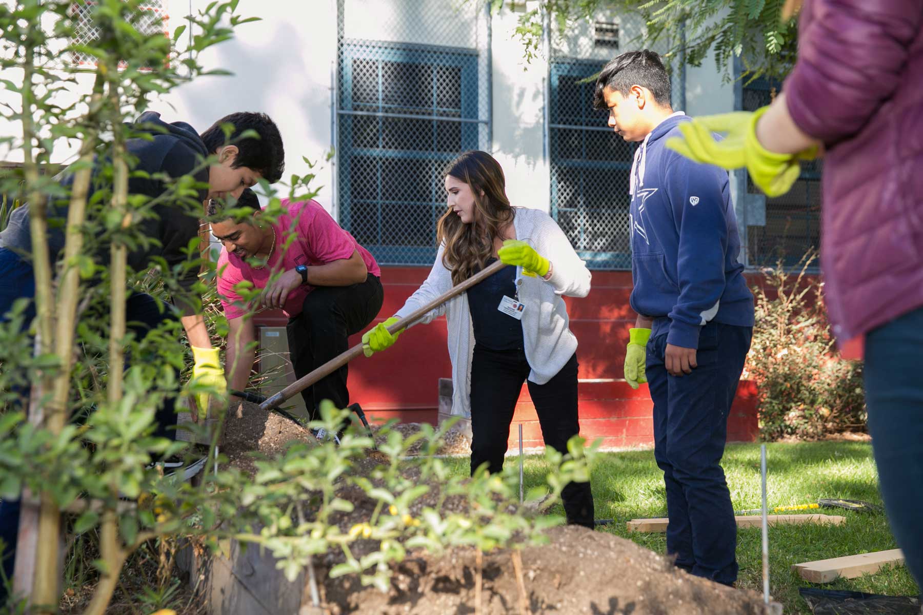 Keck Medicine Of USC Helps Neighborhood Kids Learn Value Of Good Eating keck-medicine-of-usc-helps-neighborhood-kids-learn-value-of-good-eating